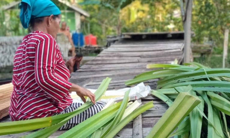 Perempuan pewaris dan penerus tradisi