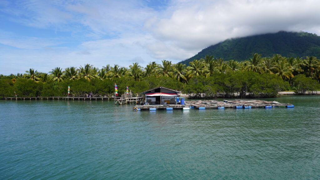 Kesulitan warga di tengah keindahan Pulau Sebesi