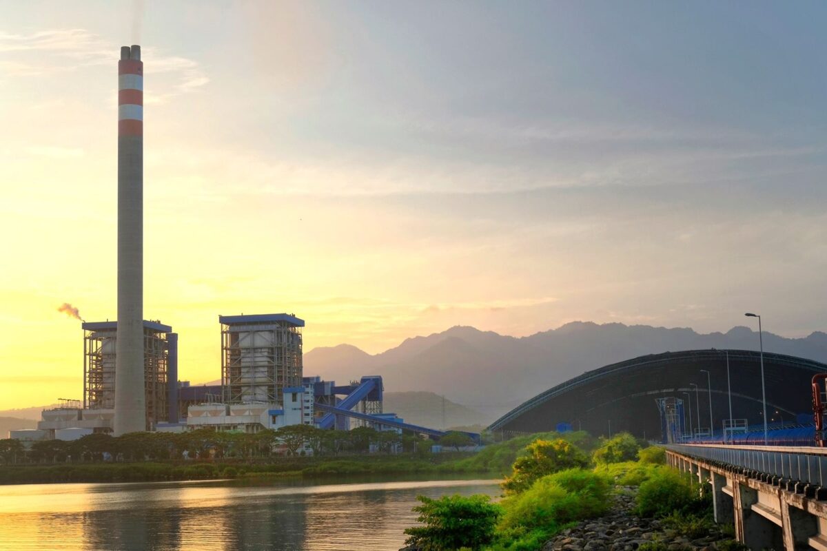 Riset: Transisi dari PLTU ke energi terbarukan hasilkan Rp82 triliun