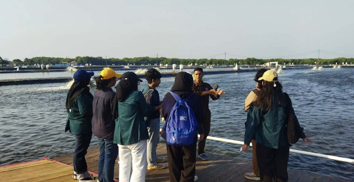 Mahasiswa ITB belajar budidaya perikanan berkelanjutan Mahasiswa ITB belajar budidaya perikanan berkelanjutan